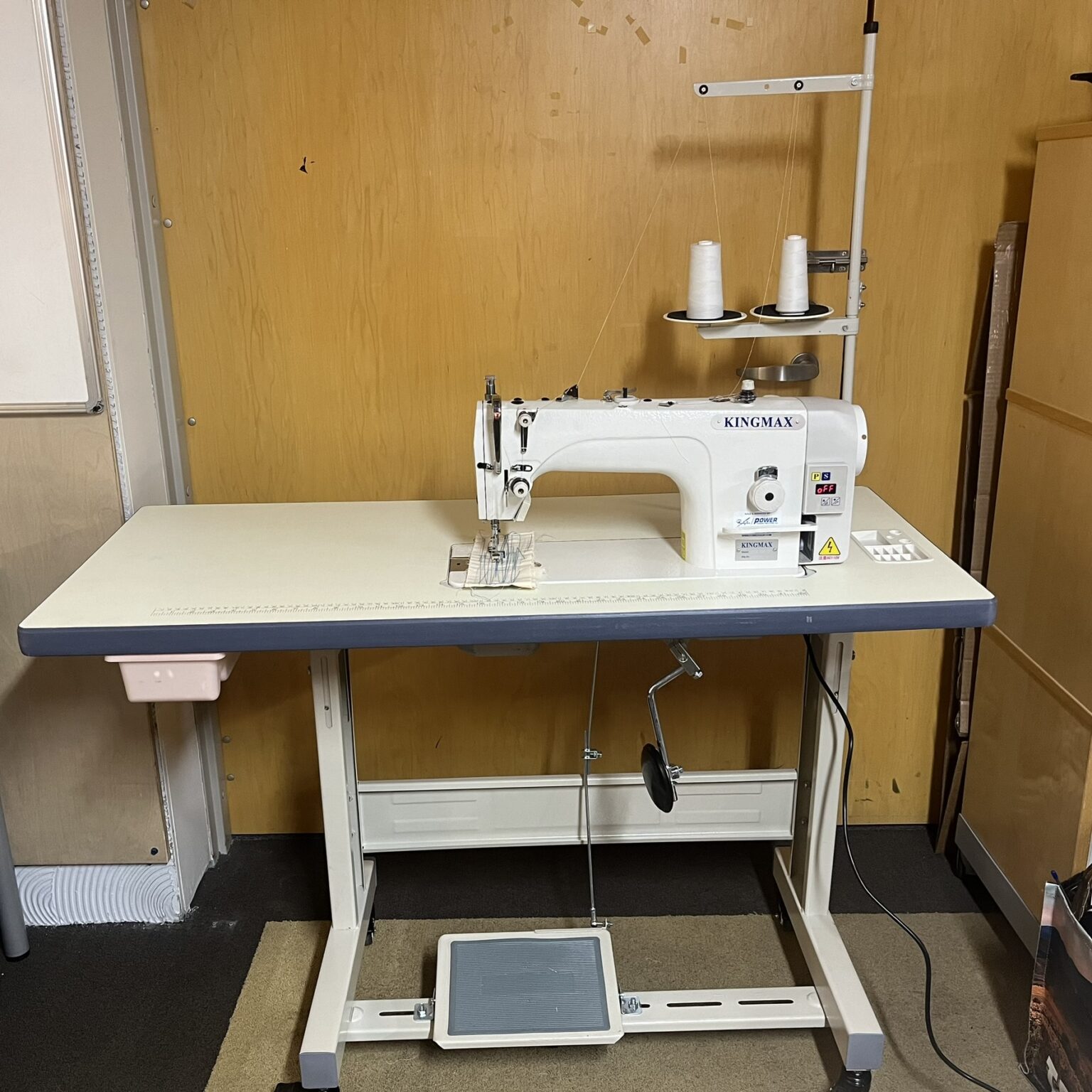 Industrial Straight Stitch Sewing Machine – denhac